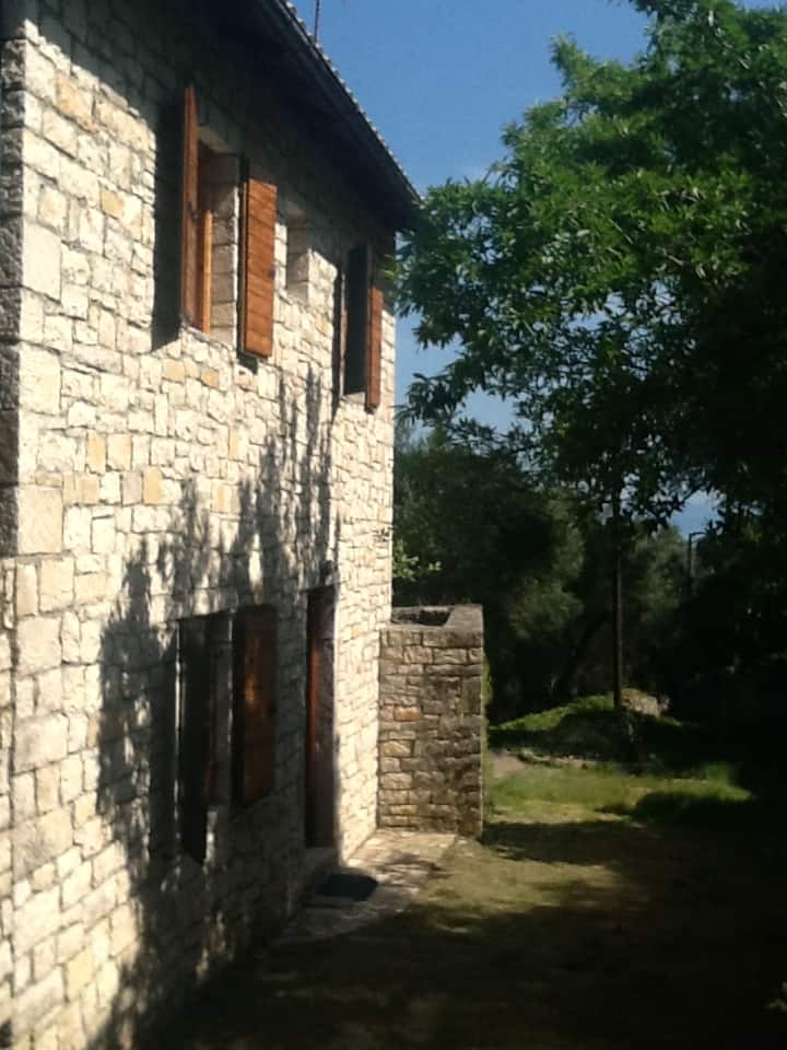The "M" House Stone Villa 2-3 Pers - Paxi