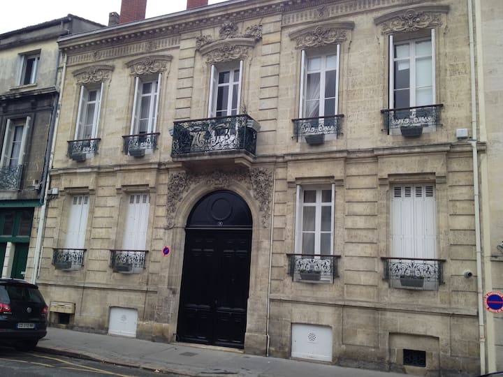 Appartement Dans Hôtel Particulier - Bordeaux