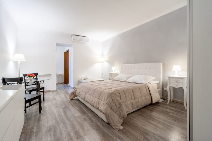 Suite à Quelques Pas De La Place D'espagne. - Rome