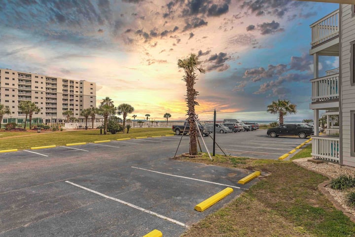 Beachfront“our Happy Place” Ground Level 2/2 Slps8 - Alabama