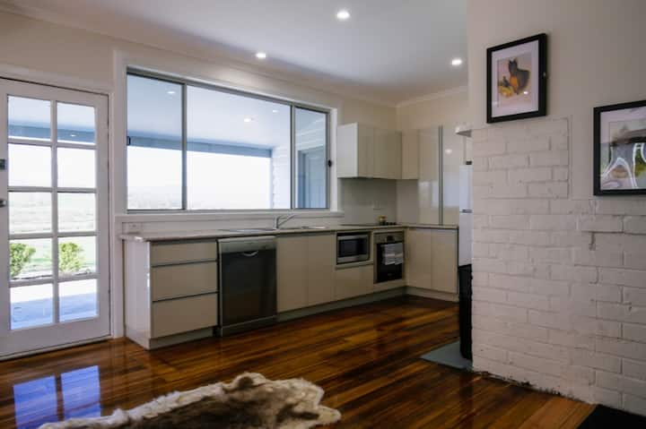 Leichhardt Farm Cottages - Launceston