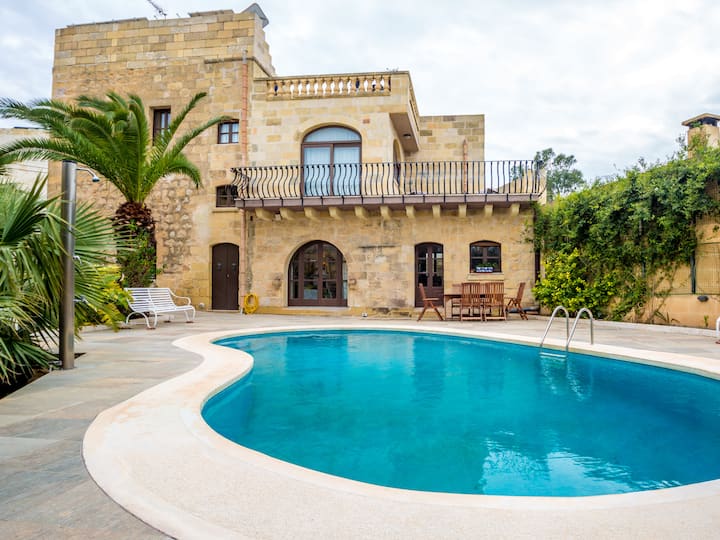 Ta' Guzeppi Farmhouse - Gozo Entire house - Villas for Rent in Xagħra ...