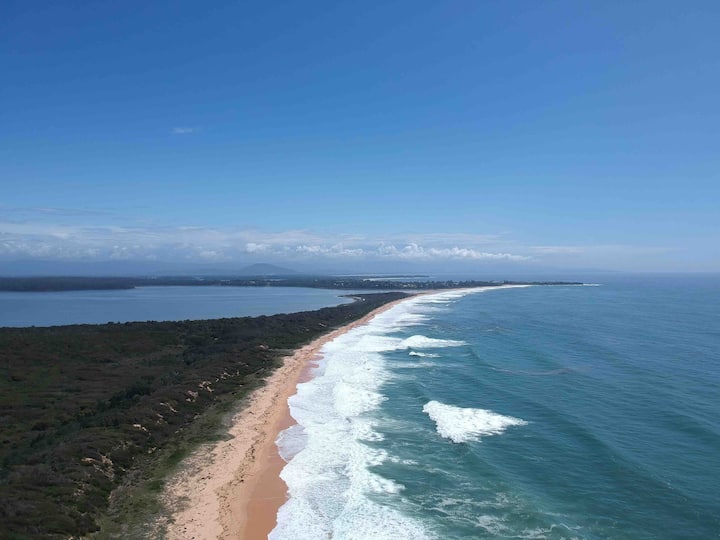 Summer House Currarong - enjoy the beach and bush! - Houses for Rent in ...
