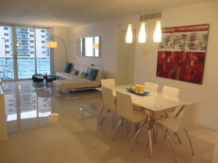 Modern 1bd 1bth Ocean Views - Hollywood, FL