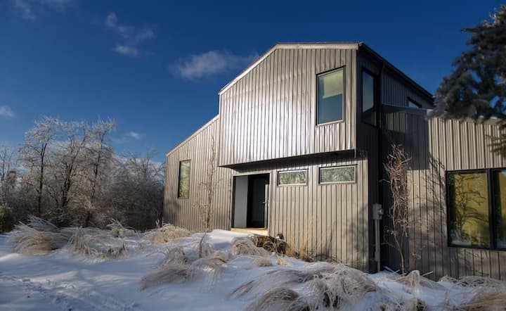 Dragonfield House: A Beautiful Stay In Central Pec - Prince Edward County