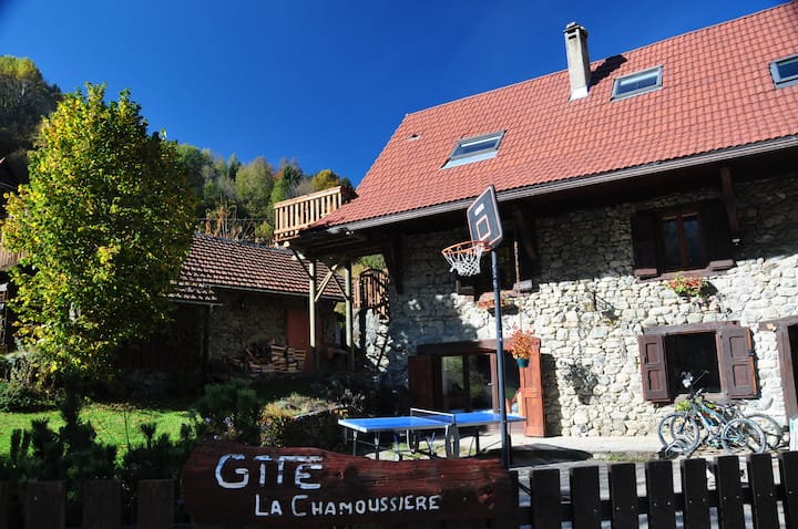 Gîte En Montagne-ferme Rénovée Xviii Avec Terrasse - Rhône