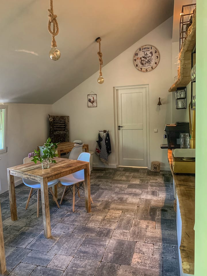 Overnachten In Onze "Schuur" Op Onze Rustige Hoeve - Sittard