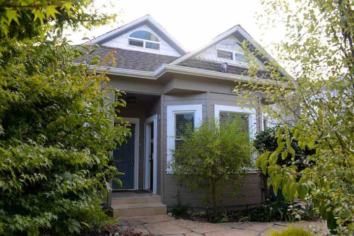 Stanford Walk/e-scooter • Quiet & Convenient - Mountain View, CA