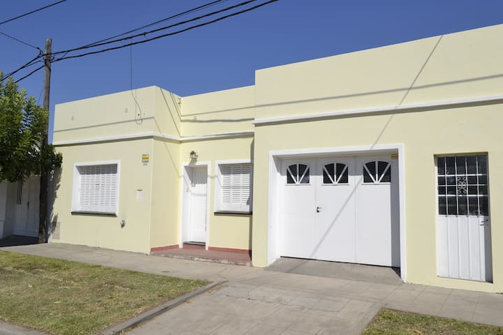 Amplia Casa Para 8 Personas - Patio C/parrilla - Gualeguaychú