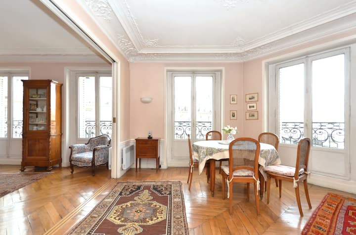 Large Bright Central Apartment  Bail Mobilité - Gare de l'Est - Paris