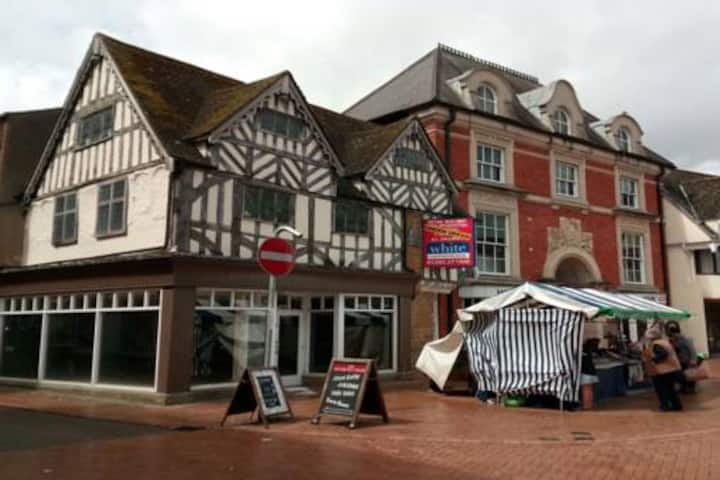 Heart Of Banbury - Wonderful Listed Building - Banbury