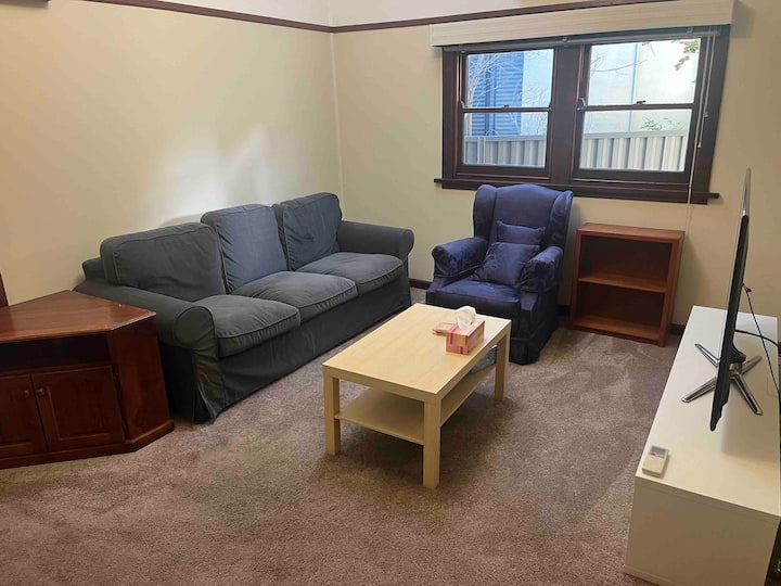 Cosy Airport Landing/launch Pad - Sydney