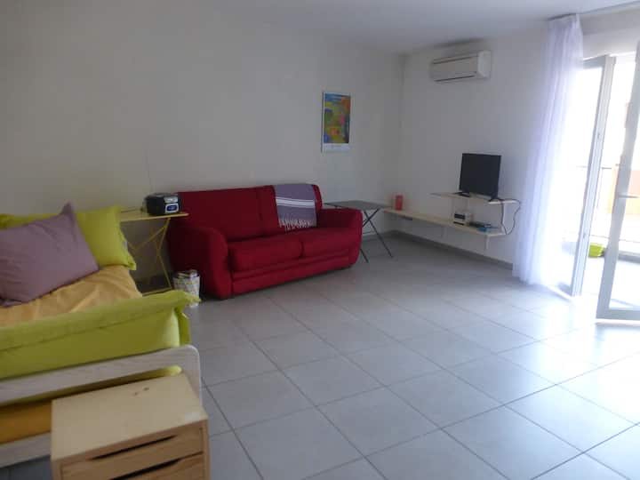 Appartement Calme Et Lumineux Au Plus Prés De Tout - Ghisonaccia