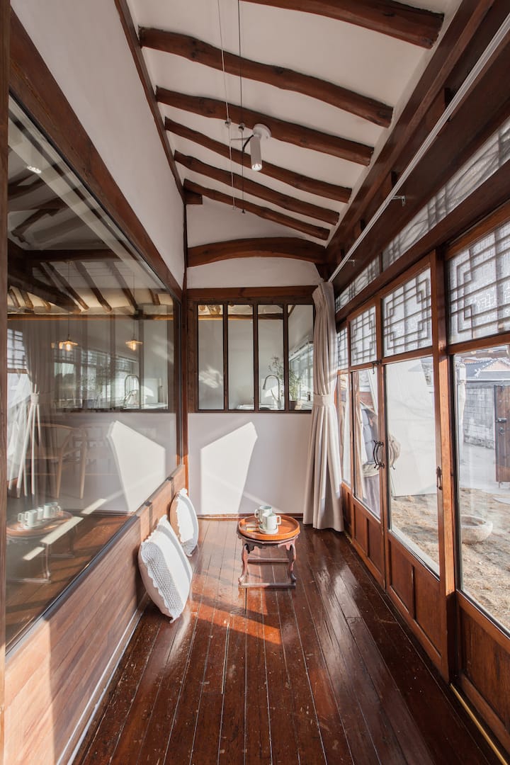 한옥스테이 '늦잠' ,  당신의 여행이 마지막까지 여유로울 수 있도록.
오후 1시 체크아웃 - Jeonju-si