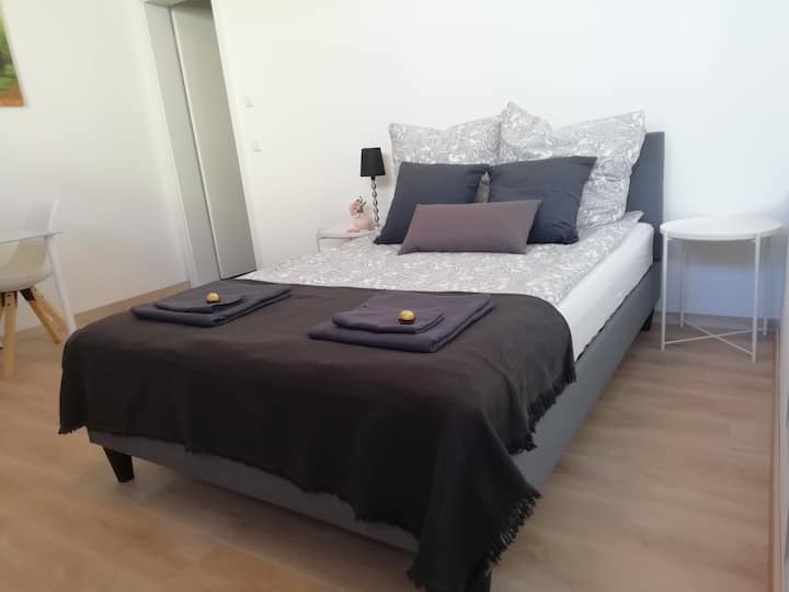Modernes 1-zimmerapartment Mit Separatem Eingang - Ludwigsburg