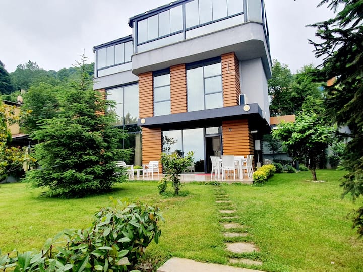 Isıtmalı Kapalı Havuzlu Muhafazakar Villa Otel - Sapanca