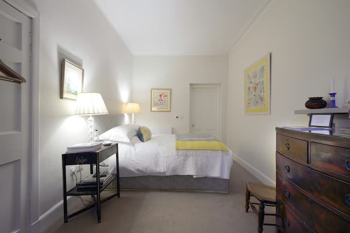Elegant En-suite W/private Entrance - Edinburgh