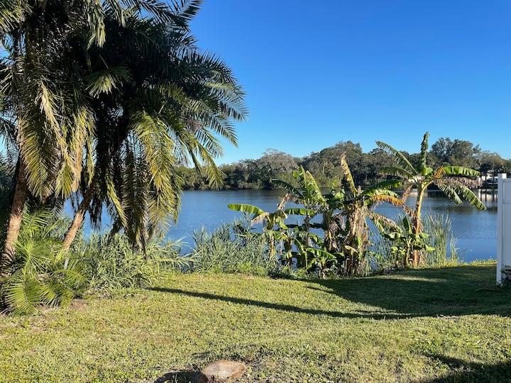 Mi Pequeña Casa - 2/2 On A Lake - Anna Maria Island, FL