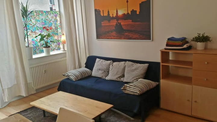 Gemütliche 60 Qm Wohnung Im Eg Mit 2 Schlafzimmern - Berlin