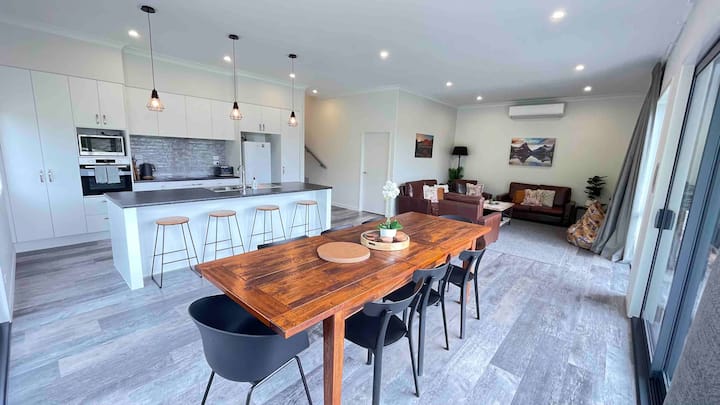Rotorua Redwoods Family Holiday Home - Rotorua