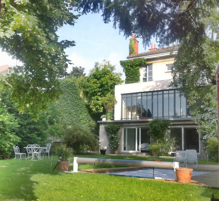 Grande Maison Design Avec Jardin Et Piscine - Boulogne-Billancourt