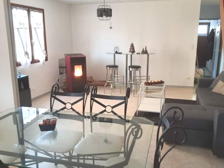 Maison  Duplex  Avec Garage Et Stationnement Privé - Saint-Laurent-en-Grandvaux