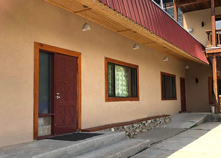 Ski In Mountain View Lodge - Rossland