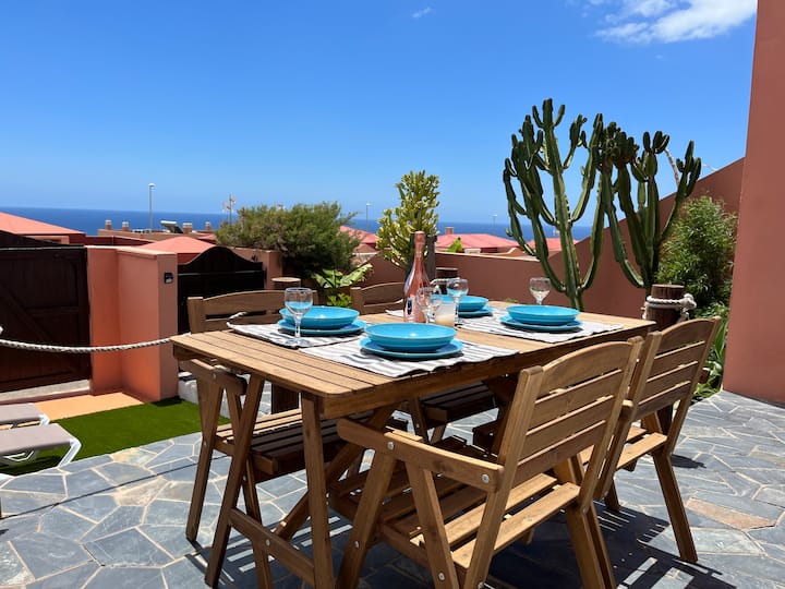 Villa Rosa - Ocean Views, Private Garden, Wifi - Fuerteventura