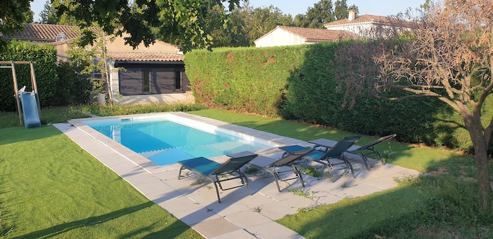 Studio Avec Piscine Et Jardin Calme Près D'avignon - Le Pontet