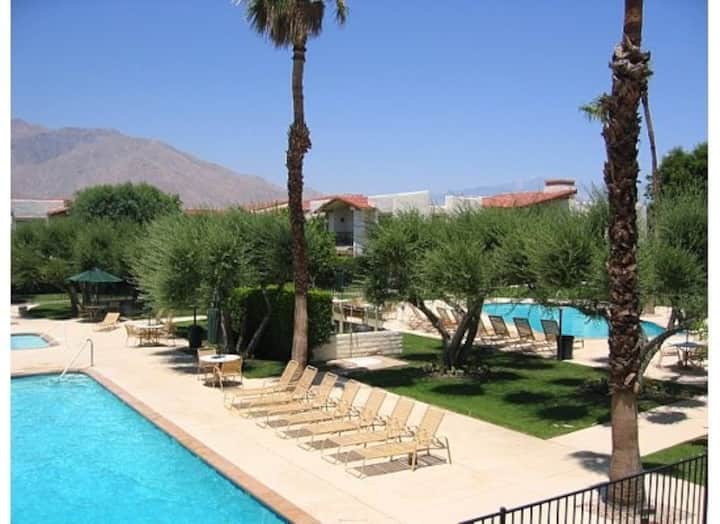 2bd/2ba Mountain View Condo - Palm Springs, CA