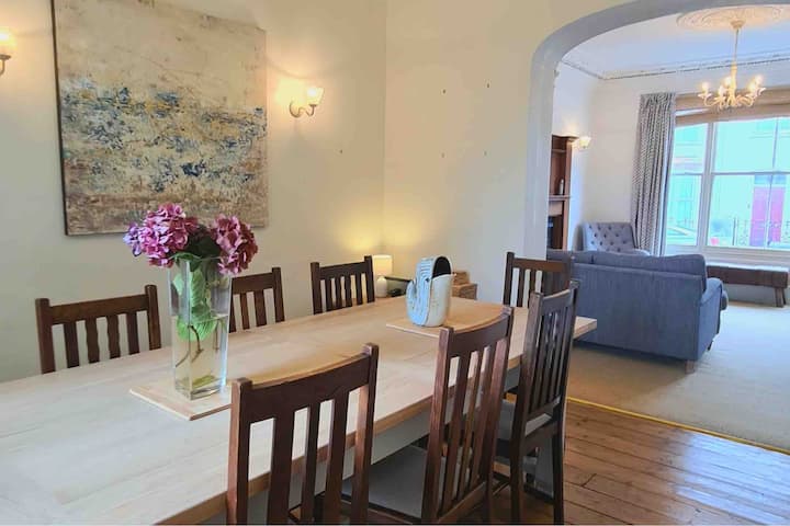 Large Town House - Secure Yard With Gas Bbq - Tenby