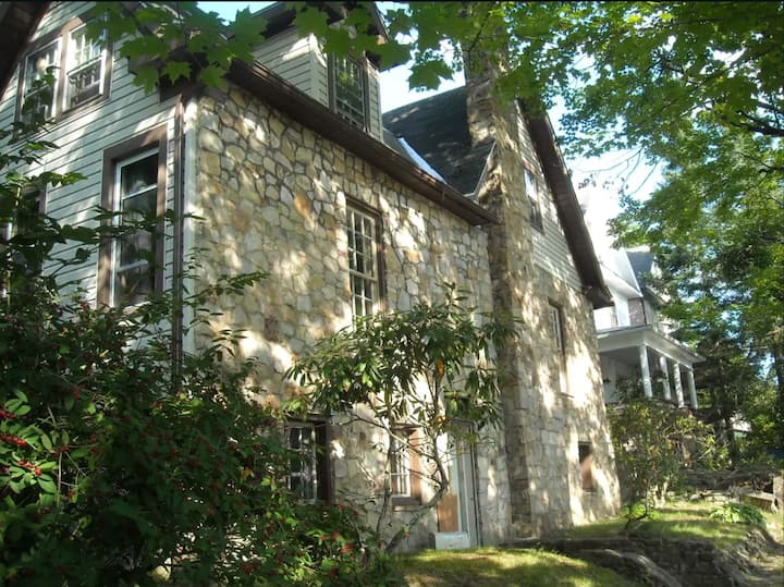 Haupt Gasthaus - Walk Downtown, Walk To Campus - Elkins, WV