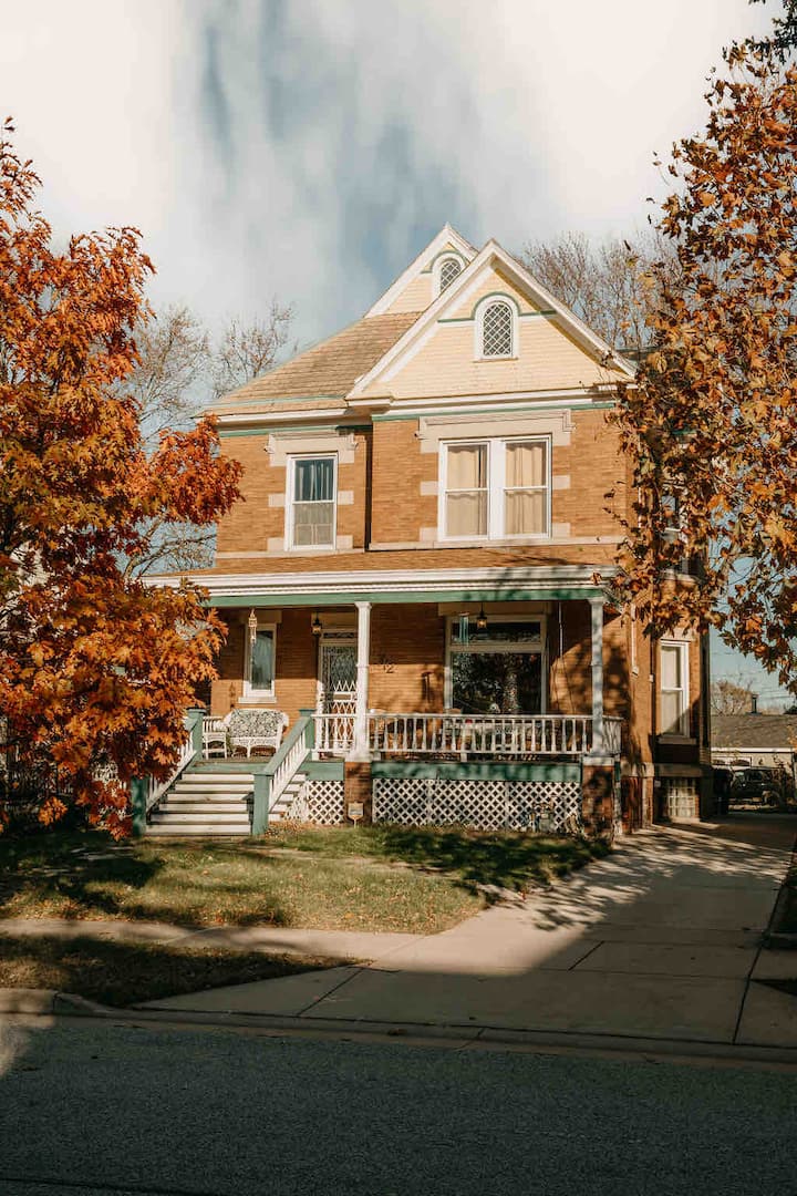 Historic Michigan City Home By Beach, Dunes & Pubs - Michigan City