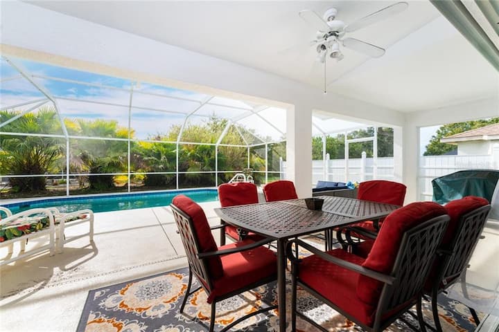 Charming Florida Getaway 3bdr Home With A Pool - リトル・ガスパリーラ島, FL
