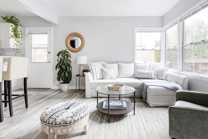 Remodeled Beach Cottage On Serene Venice Canals - Santa Monica, CA