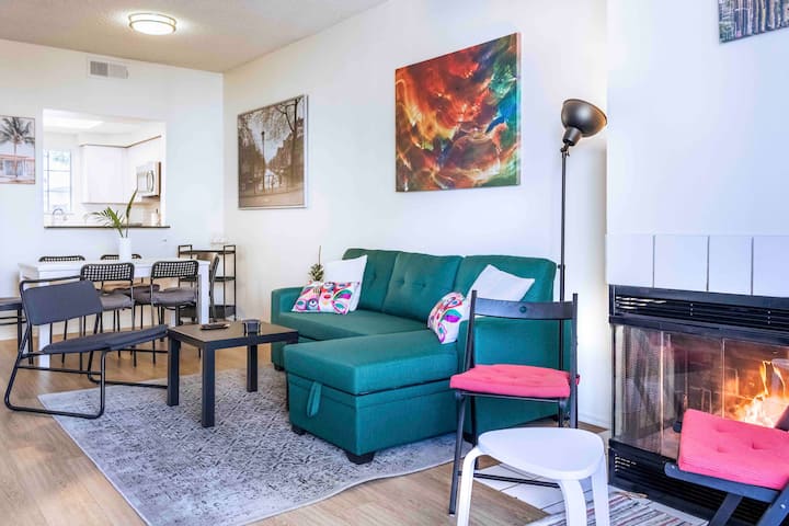 Modern Spacious Apt By Six Flags With Pool & Gym - Santa Clarita, CA