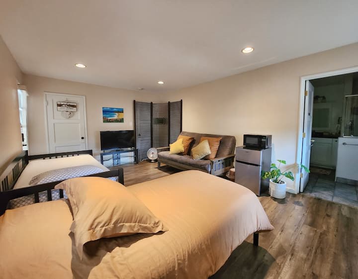 2-bedroom Suite W/ Private Entrance, Bath, Parking - San Jose, CA