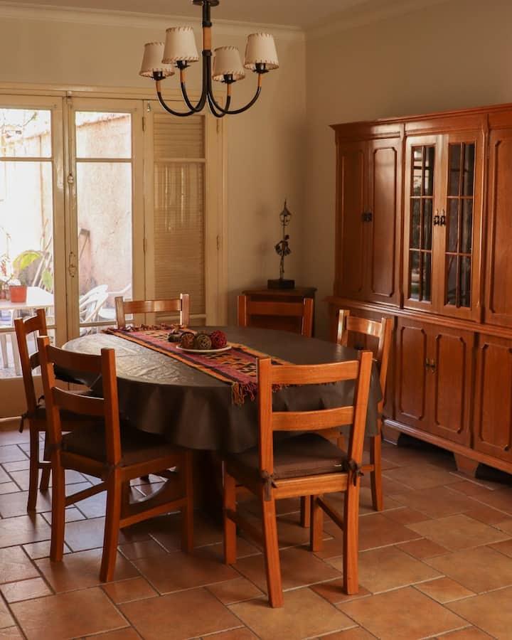 Habitación Con Balcón En Acogedora Casa En Mendoza - Mendoza
