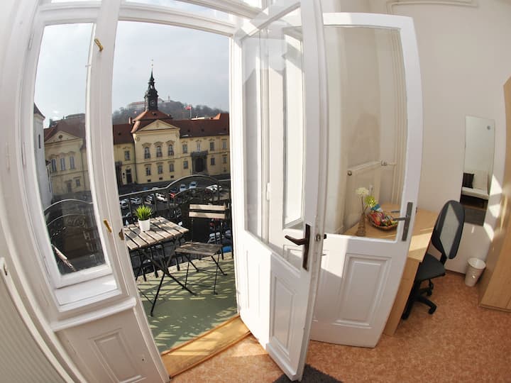 Studentský Pokoj (Sdílená Koupelna, Wc A Kuchyně) - Brno