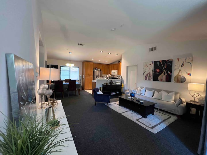 1 Or 2 Person Stay In 2 Bedrooms & Shared Bathroom - Thousand Oaks, CA