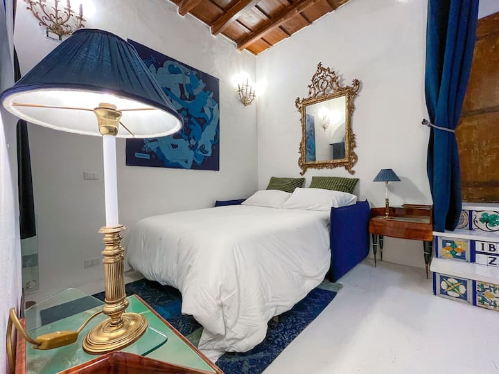 Secret Garden In   Campo De'fiori - Rome