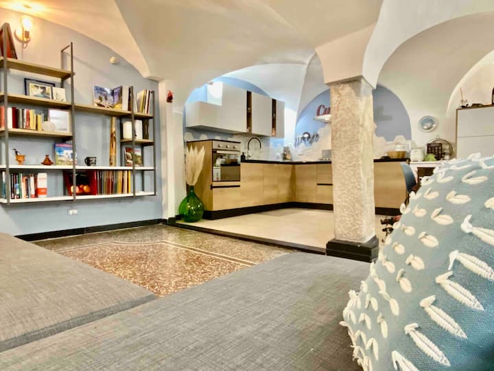 Il Duca E La Cicala -Guest House Near Acquario - 熱拿亞