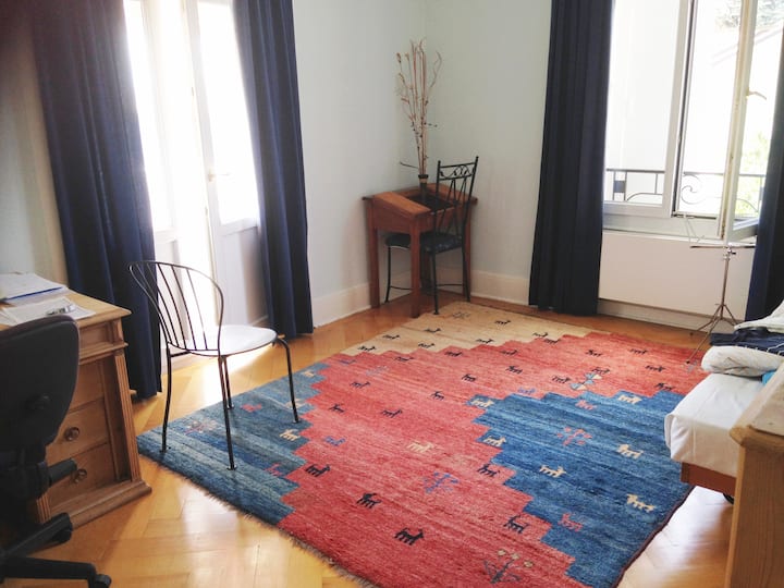 Chambre Dans Maison Avec Jardin Et Piscine - Lausanne