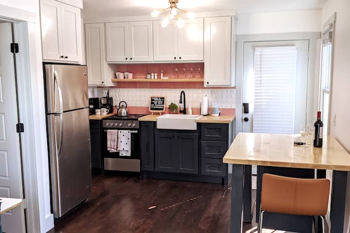 Private Modern Craftsman Apt<3min Walk To Magnolia - Fort Worth, TX