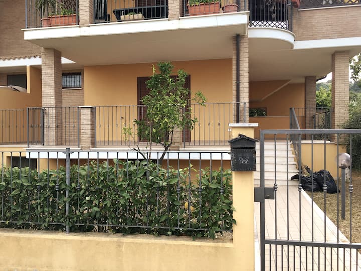 Accogliente E Comodo Alloggio Per Vacanze - Pineto