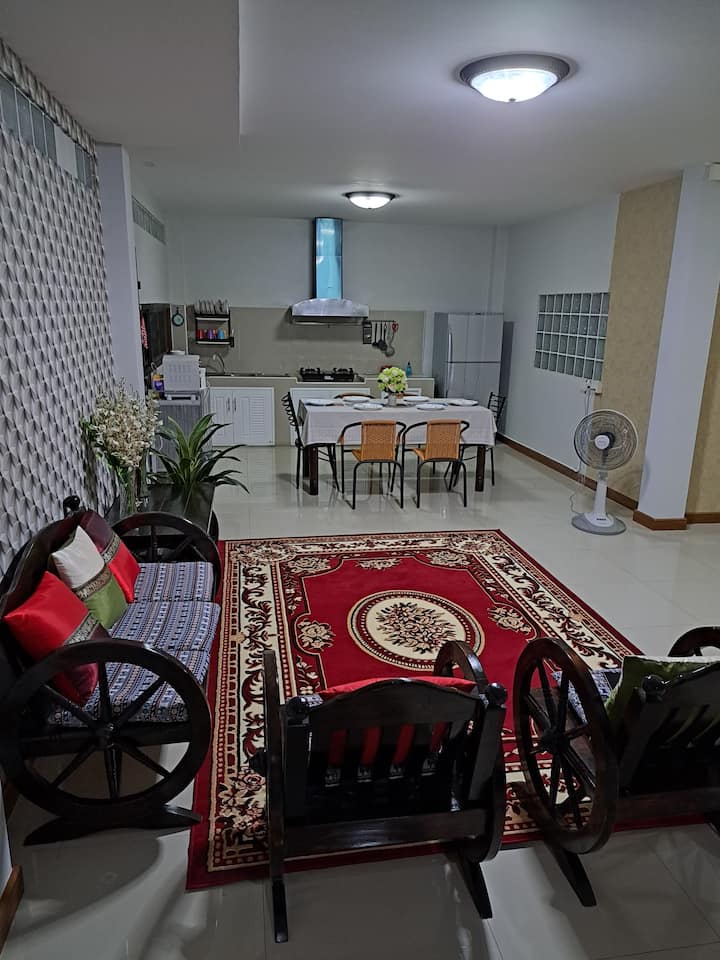 Best Location,spacious 2 Storey Detached House - 치앙마이