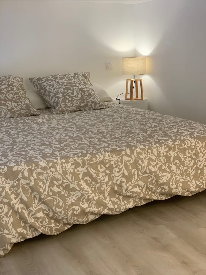 Duplex Calme Centre Historique Avignon | Wifi - ibis budget Avignon Centre