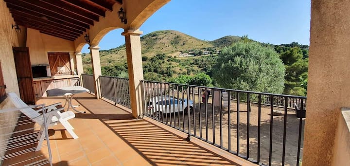 Charmant Haut De Villa De 75 M² Exposé Plein Sud Avec Grande Terrasse. - Alata