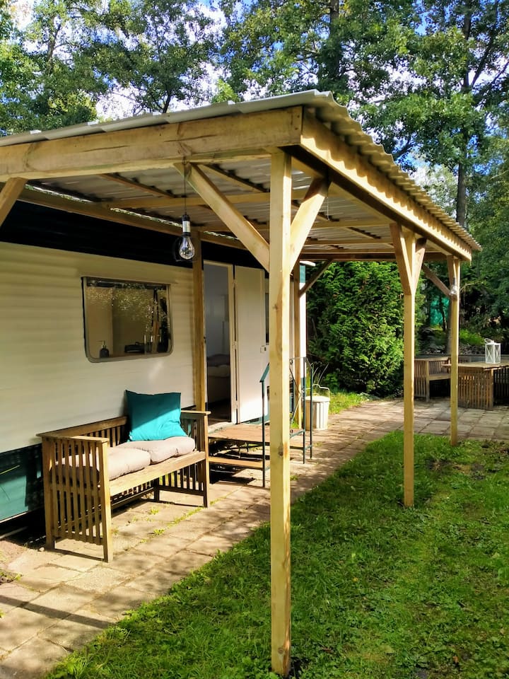 Caravan Loe, Rustige Natuurcamping, Omheinde Tuin - Dokkum