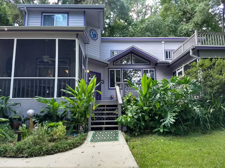Perpetually Purple House For Relaxation In - Havana, FL